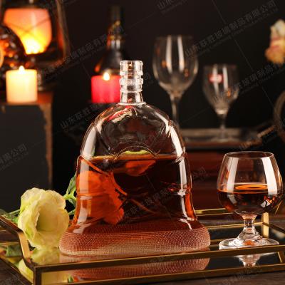 Cina 500 ml 700 ml 750 ml in forma di coda di pesce Bottiglia di vetro trasparente di whisky gin per bevande in vendita