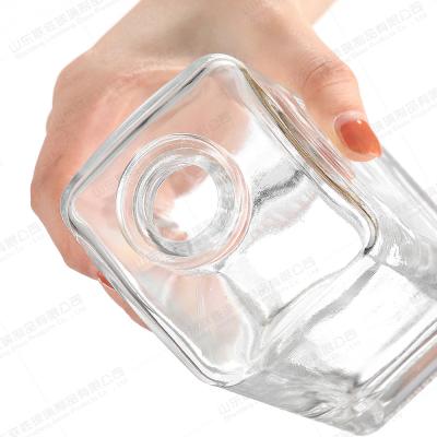 China Tipo de vedação da tampa de vidro 375ml 500ml 650ml 700ml 750ml 1000ml garrafa de vinho com logotipo personalizado à venda