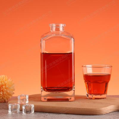 China Tipo de vedação da tampa de vidro 375ml 500ml 650ml 700ml 750ml 1000ml garrafa de vinho com logotipo personalizado à venda