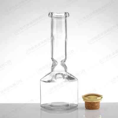 中国 250ml 500ml 700ml 750ml オーダーメイド 方形 空き 酒類 ガラス ボトル 販売のため