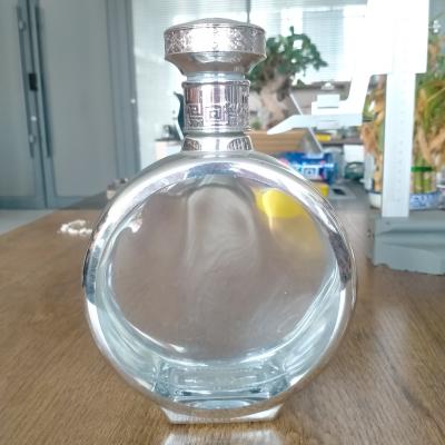 China Vidro transparente Custom Eletroplated Gin de ouro Champagne Liquor Vodka garrafa com tampa de cortiça à venda