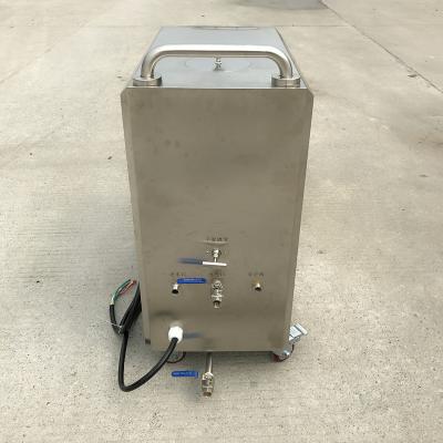 Cina pulitore a vapore portatile della macchina 9kw 12kg/H del vapore dell'autolavaggio di 220V 50Hz per le automobili in vendita