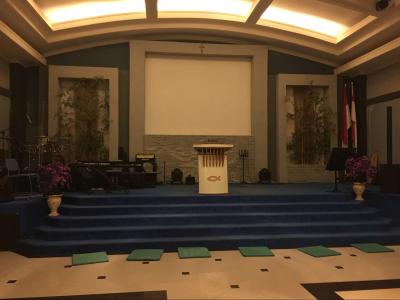 Cina Il colore pieno principale fisso dell'interno dell'esposizione IP43 ha condotto i pannelli dello schermo per la chiesa in vendita