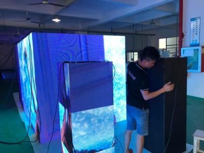 Cina Quadri pareti dell'interno di 2.5mm LED le video, la grande esposizione di pubblicità SMD2121 del cubo del LED in vendita