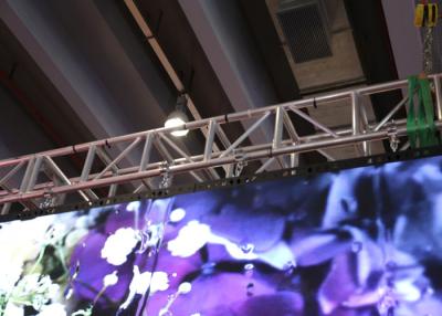 Cina Alto affitto dell'interno dello schermo dell'esposizione di LED di luminosità P6 5000nit grande LED con l'attaccatura dell'Antivari in vendita