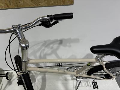 Cina 20 pollici di telaio in acciaio uomo City Hybrid Commuter Bike con velocità singola in vendita