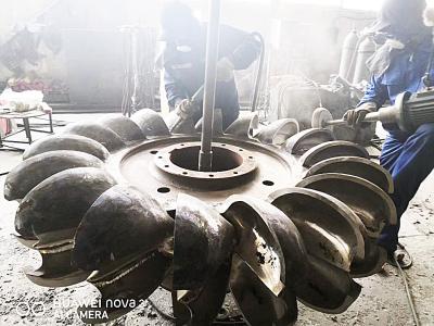 Cina 100kw-50mw Potenza di uscita Pelton Wheel Turbine Generator con metodo di raffreddamento ad aria / olio in vendita