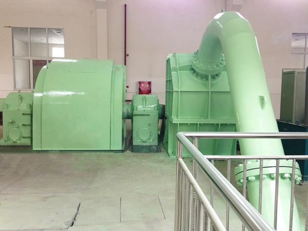 China 10kV Pelton Turbine Generator with 60Hz Frequency Cast Iron/Stainless Steel Construction Air/Oil Cooling supplier