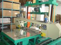 China Hydraulic Polyurethane Foam Cutting Machine Automatic Control For W1200-W2000 for sale