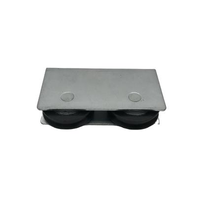 China Carrucha Double Nylon Sliding Wheel Galvanize Iron Door Wheel Door Roller for Peru for sale