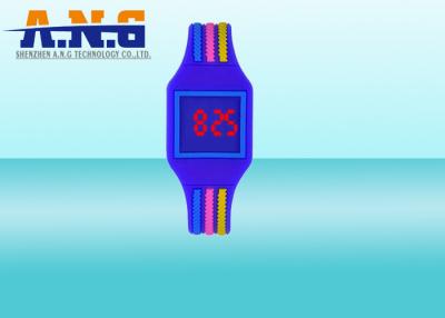 Cina Polsini variopinti di NTAG216 Rfid con l'orologio della luce del LED per l'hotel in vendita