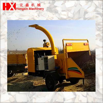 China hot selling diesel engine mobile wood chipper for converting branch and wood logs into wood chips for sale