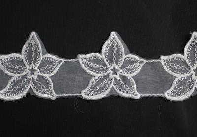 Cina Cotone della squisitezza delle guarnizioni del pizzo dell'organza di bianco 6.5cm e poli con il modello di fiore in vendita