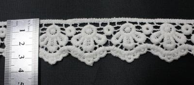 Cina Larghezza bianca 3cm disposizione decorativa del pizzo del latte poli/del cotone per l'abbigliamento dell'indumento in vendita