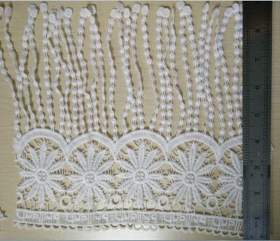 Cina Disposizione nera della frangia molle/bianca decorativa del pizzo con latte poli in vendita