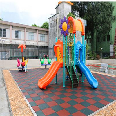 China Outdoor rubber safety flooring rubber mat for playground elder center for sale