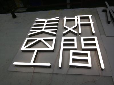 Cina La lettera di Manica al neon del Faux fissato al muro firma la porpora/bianco di 8mm in vendita