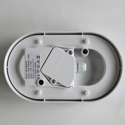 Cina la superficie di 800lm PF0.5 montata ha condotto il PC 11w materiale delle lampade IP65 in vendita