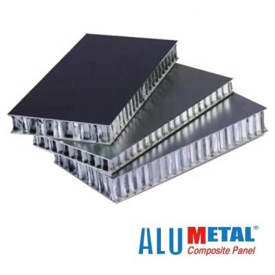 Cina rivestimento esteriore del favo 4x8 di 1mm dello strato di alluminio spesso del pannello a sandwich 10000mm in vendita