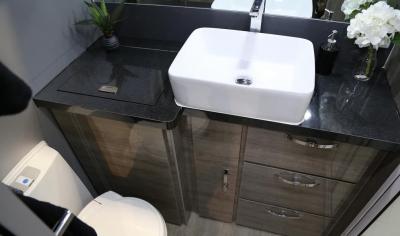 China Highway Innenraum Einer der elegantesten Luxus Off-Road Trailer Custom zu verkaufen