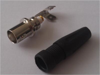 Cina Connettore femminile RG59/RG6 del CCTV BNC per cavo coassiale con lo stivale lungo del metallo in vendita