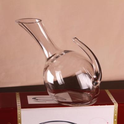 China 1000ml Wine Gift Mouth Blown Lead Free Swan Crystal Wine Decanter Set for sale