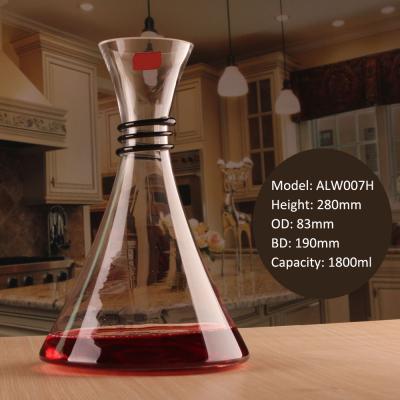 China Creative Anti Slip Spiral Rubber Neck Mini Glass Decanter for Sale for sale