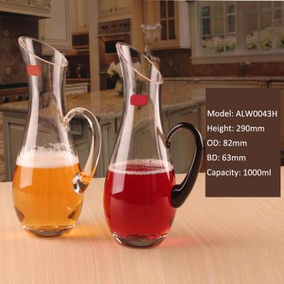 China Crystal Wine Decanter Crystal Glass Cocktail Carafe Black Handle Wine Decanter for sale