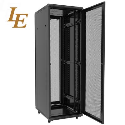 China 19 polegadas 15U-42U 600mm 800mm 70% Alta ventilação porta da frente peporada e porta traseira ventilada RAL9004 RAL9005 Preto RAL7035 Centro de dados cinza Racks de servidor gabinete de TI à venda