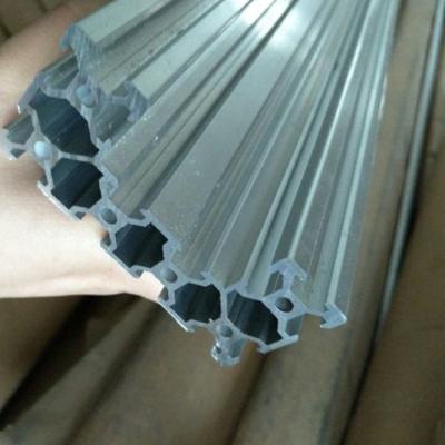 Cina V ferrovie della fodera del fascio dell'alluminio 6063 T-5 C della scanalatura argento lungo di 1500mm - di 250mm anodizzato in vendita