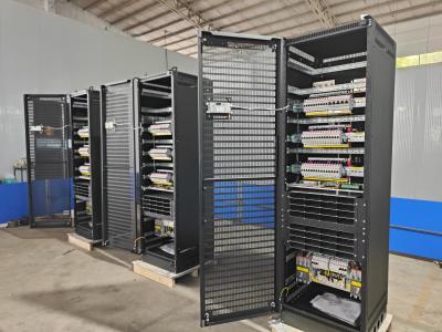 China Instalación de sistema grande de 48 Vdc 1000A personalizada 3 Ph 240 Vac (3L + N + PE) con Flatpack2 48/3000 HE en venta