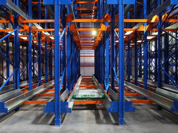 Quality Automated Radio Shuttle Warehouse Storage Racking with Q235B Steel Durable Construction 1000–1200kg/Pallet for sale
