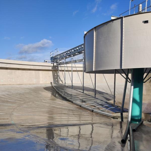 Quality 45m bridge type Fully Automatic Sludge Scraper PLC Control For Unattended Operation for sale