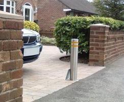 China Custom Made Full Automatic Rising Bollards With Intelligent Control Box for sale