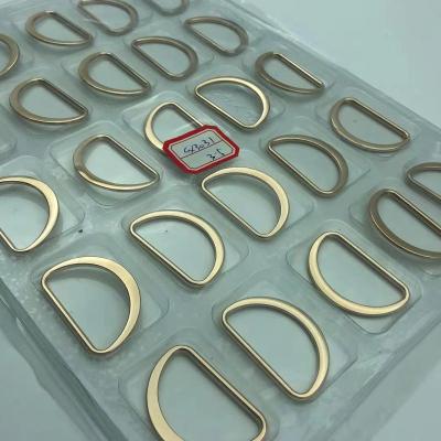 Cina Euro accessori del metallo D Ring Buckle For Bag Fashion di Gloden dello zaino in vendita