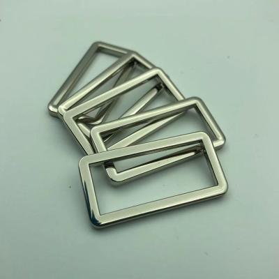 中国 銀製の注文の金属のバックパックの革紐の調節装置は自由なChromeにニッケルを被せる 販売のため