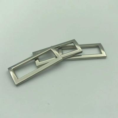 China Curvatura liga de zinco do gancho do metal de 15mm 20mm para atividades exteriores à venda