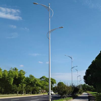 China Customizable Design Street Light Pole with Hot-Dip Galvanized Steel Material for Outdoor for sale