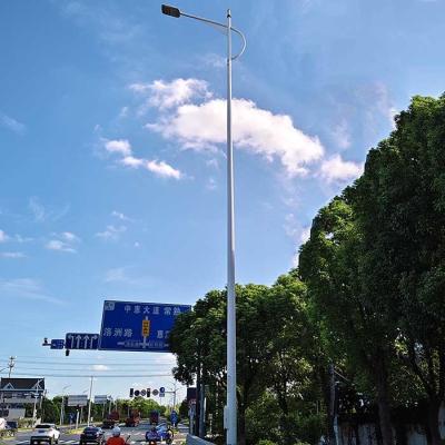 China Customizable Design Solar Powered Light Poles Hot Dip Galvanized Steel for sale