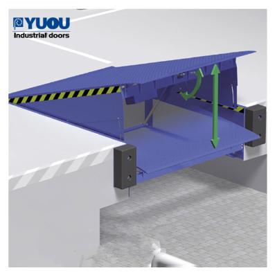 Cina Il livellatore di magazzino idraulico di 10t 12t ha munito il labbro di cardini del piatto 400mm per il parco logistico in vendita