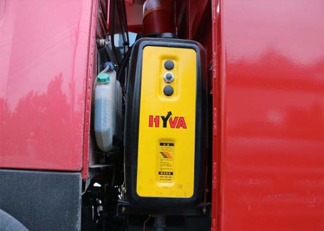 HOWO DUMP TRUCK 8X4 WITH HYVA LIFTING