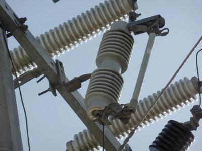 中国 22kV 800A/630A Hvの接続解除スイッチ単一のポーランド人のアイソレーター スイッチ 販売のため