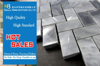 中国 ヘリンボン大理石のモザイク・タイル 10mm の厚さの木の灰色 12x12 のインチ 販売のため