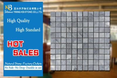中国 正方形の定形モザイク Backsplash のタイルのピンクのモザイク・タイル繊維の網 販売のため