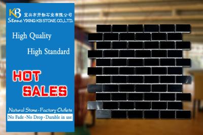 中国 地下鉄のガラス壁は Backsplash のガラス タイルのイタリア灰色の中国の白をタイルを張ります 販売のため