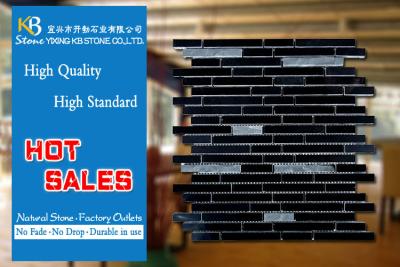 中国 取付けられる台所 Backsplash ラドムのストリップの大理石のモザイク・タイル繊維の網 販売のため