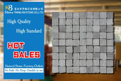 中国 壊れた端の床の壁のために磨かれる木の灰色のモザイク・タイルの正方形 販売のため