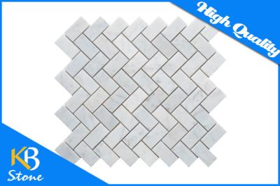 Cina Mattonelle bianche smerigliatrice/mattonelle della parete o del pavimento della cucina del mosaico del marmo della spina di pesce di Bianco Carrara in vendita