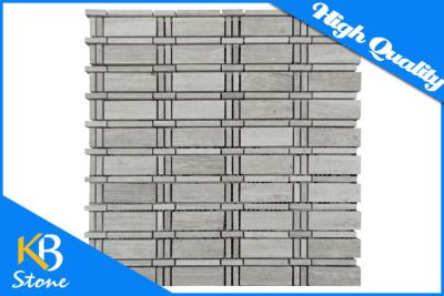 Cina Materiali da costruzione di marmo grigi di legno delle mattonelle di pavimentazione del mosaico di forma irregolare della decorazione domestica in vendita