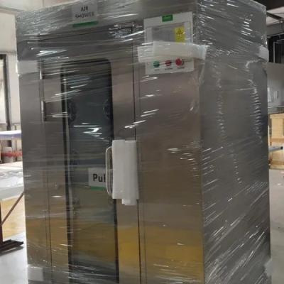 中国 プレフィルター配置とコンパクトな設置寸法のあるクリーンルームエアシャワー 販売のため